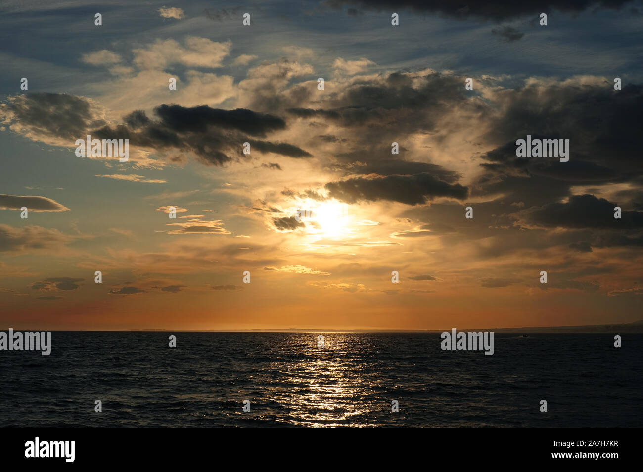 Heavy sunset clouds hi-res stock photography and images - Alamy