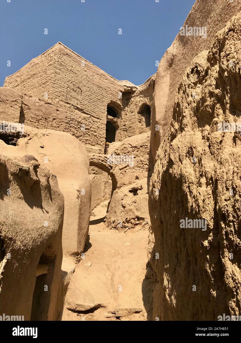 Ancient mud building hi-res stock photography and images - Alamy