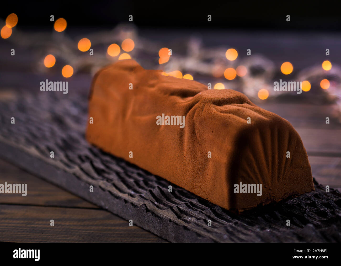 Chocolate log cake hi-res stock photography and images - Alamy