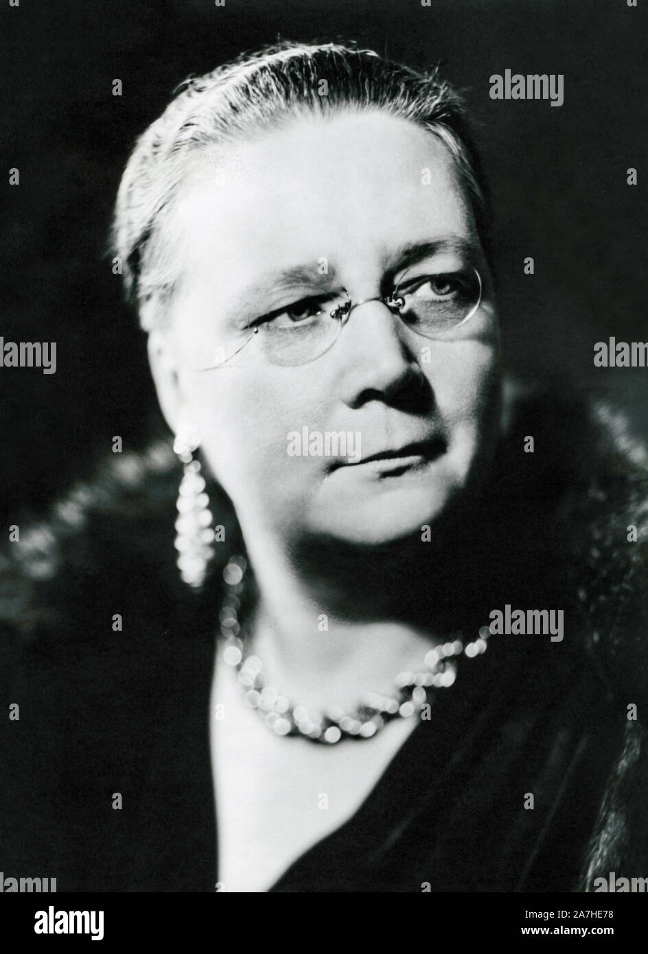 Dorothy sayers 1930s hi-res stock photography and images - Alamy
