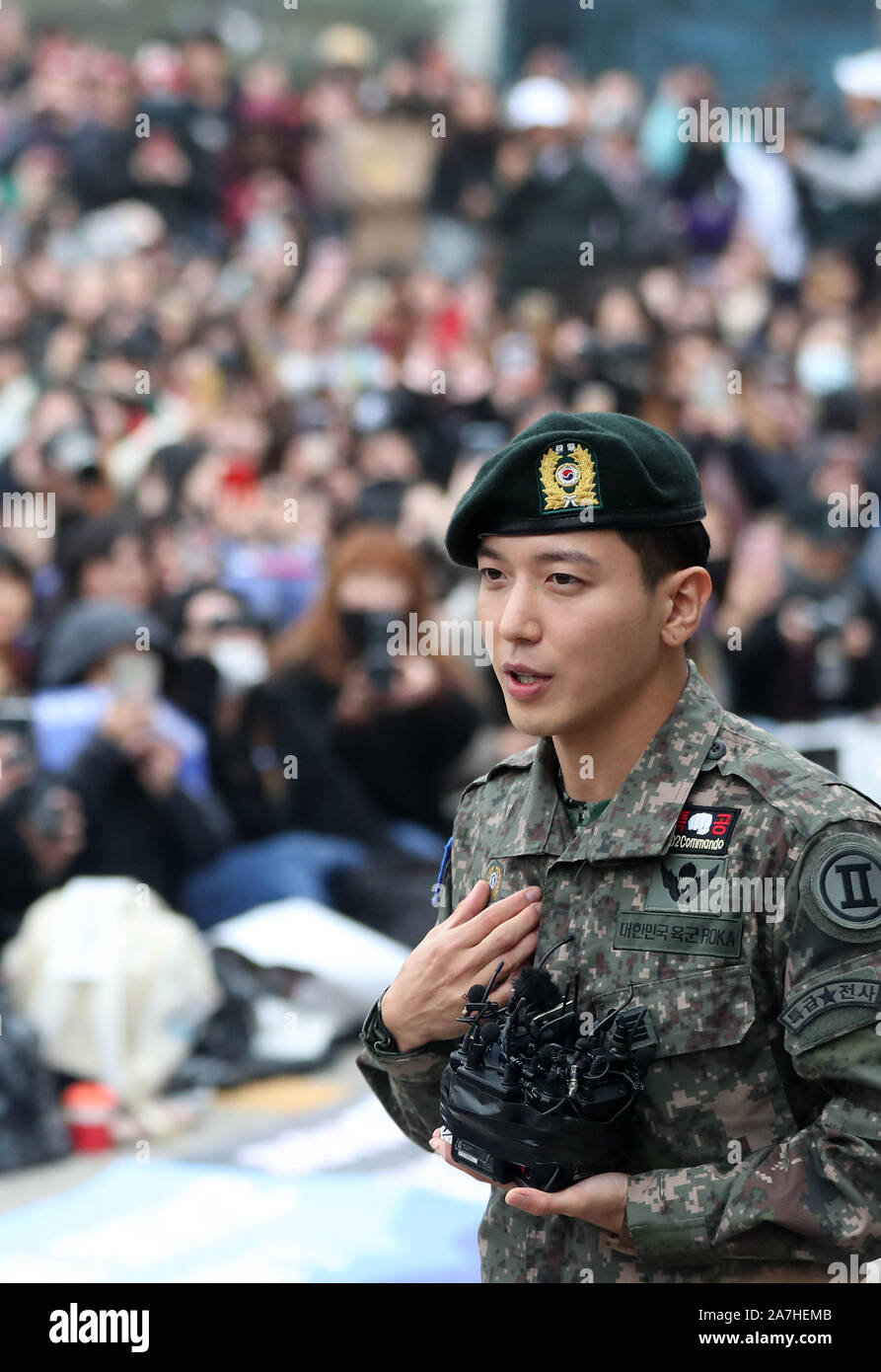 03rd Nov, 2019. Jung Yong-hwa discharged from military Jung Yong-hwa, a ...
