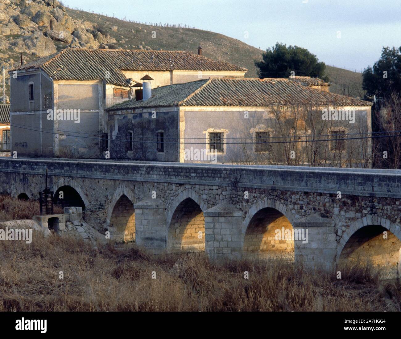 PUENTE Y ANTIGUA FABRICA DE HARINA. Location: EXTERIOR. Alarcos. CIUDAD ...