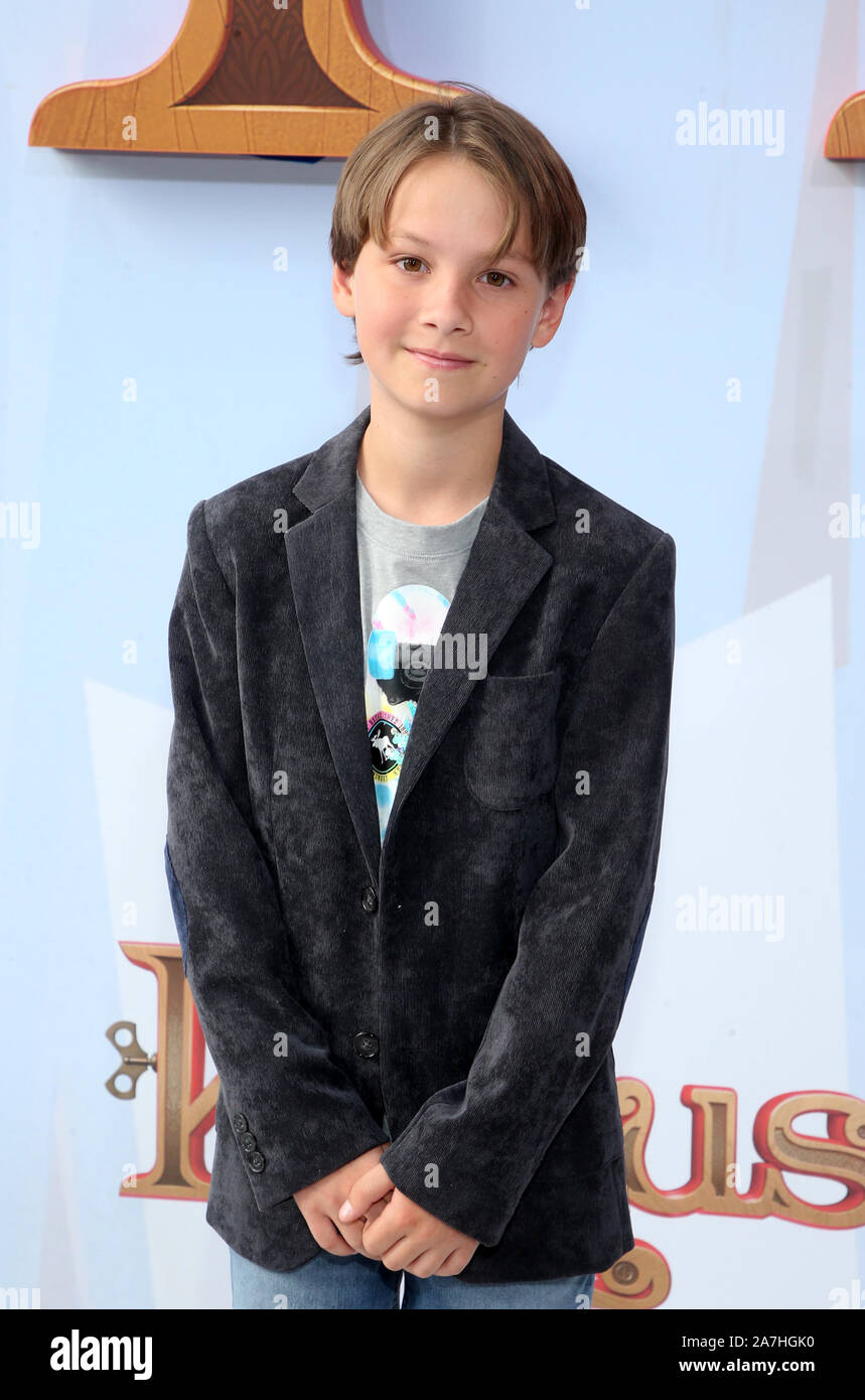 Westwood, California, USA. 2nd Nov 2019. Finn Carr, at Netflix "Klaus ...