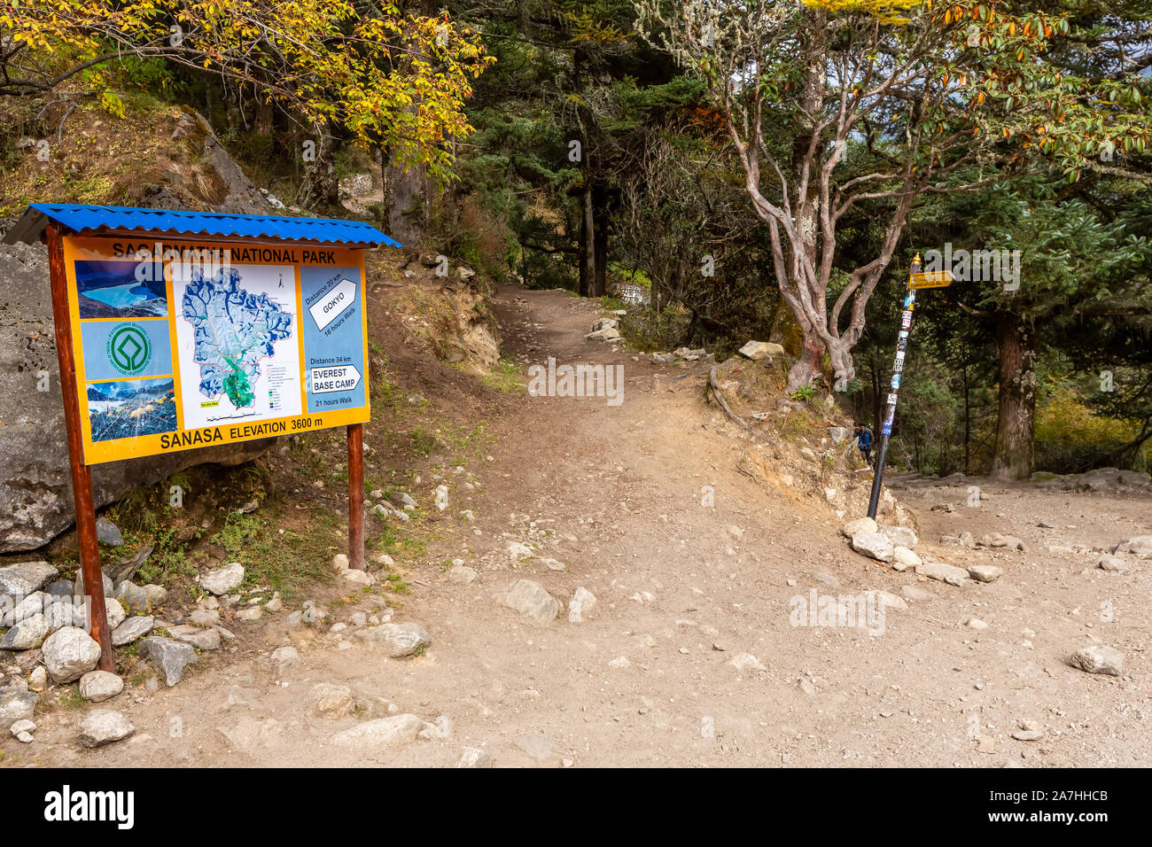 Everest base camp sign hi-res stock photography and images - Alamy