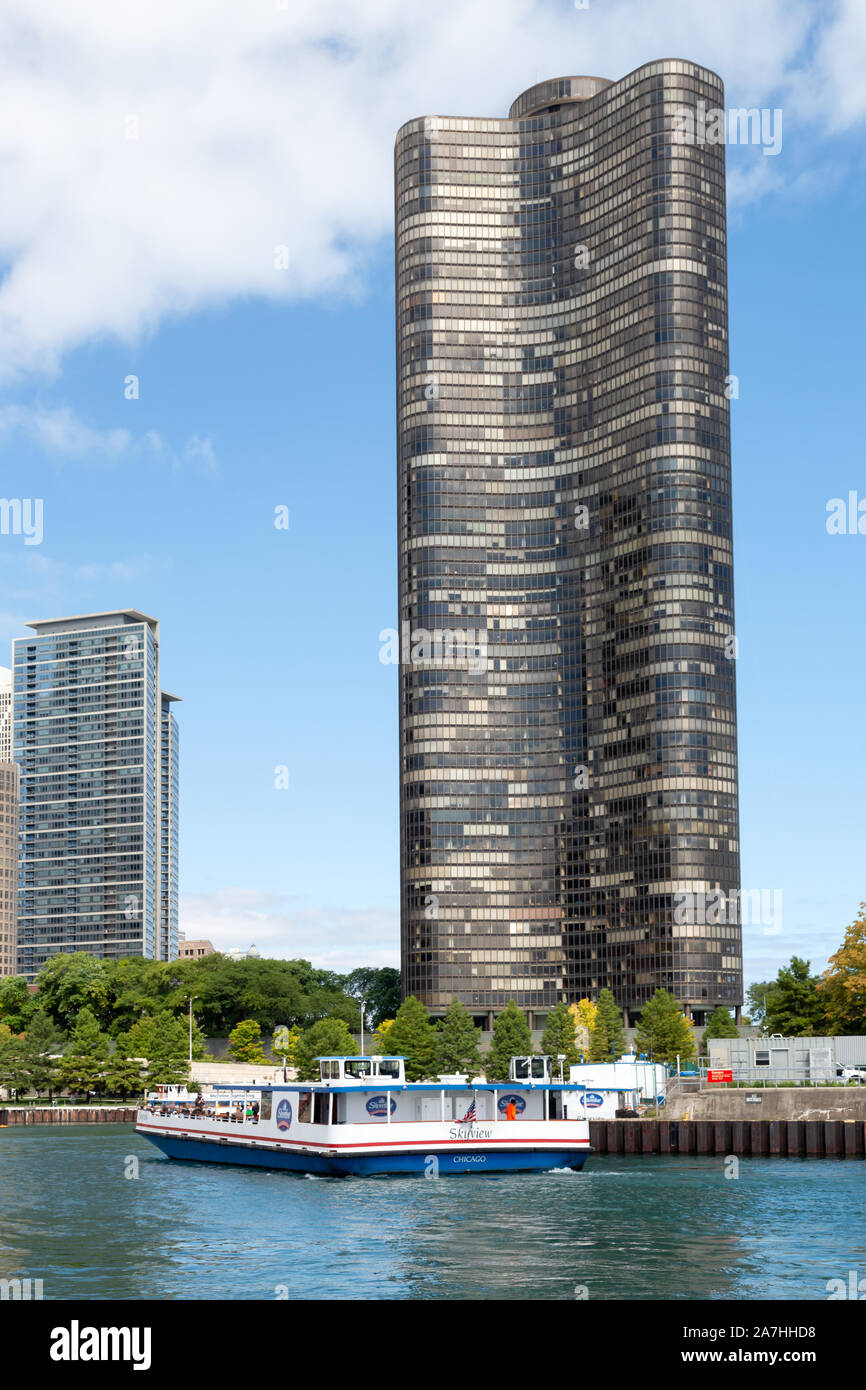 Lake Point Tower Condominium, Chicago, Illinois Stock Photo - Alamy