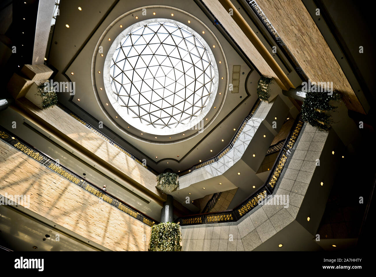 Shanghai Museum (China): view of the interior from the central hall ...