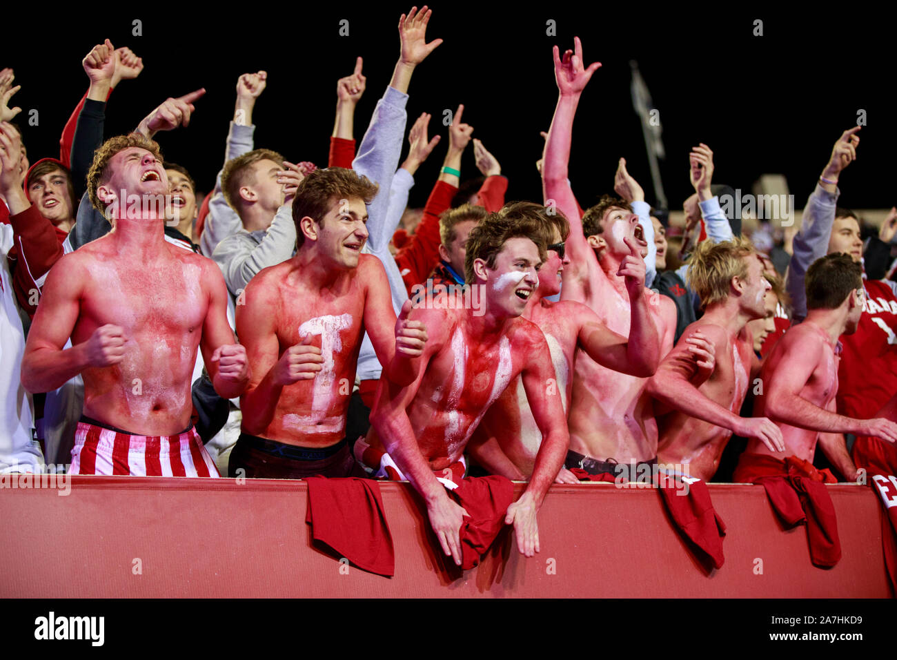 College football fans hi-res stock photography and images - Alamy