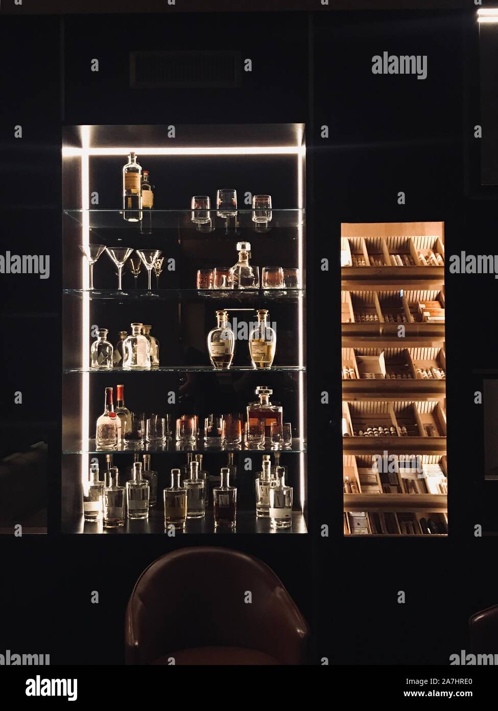 Luxury Cigar Lounge High Resolution Stock Photography and Images - Alamy