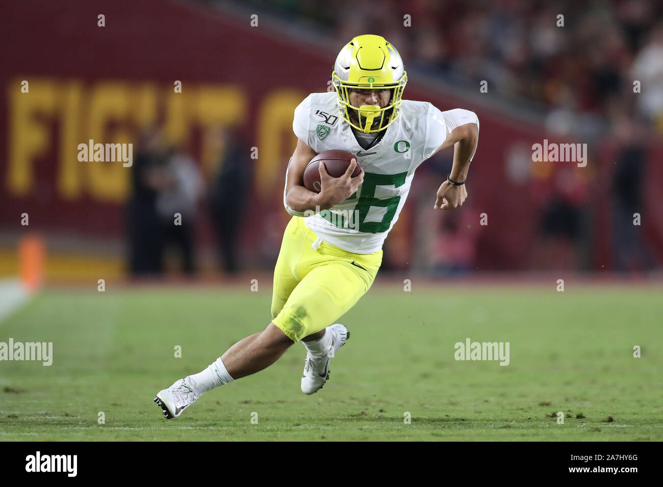 November 2, 2019: Oregon Ducks running back Travis Dye (26) runs for a ...