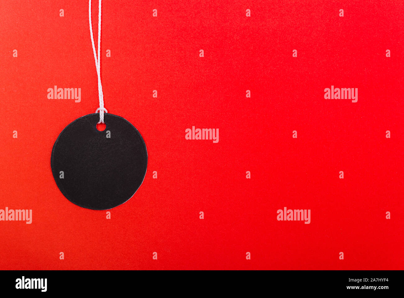Circle Black tag label on red background, with copy space Stock Photo ...