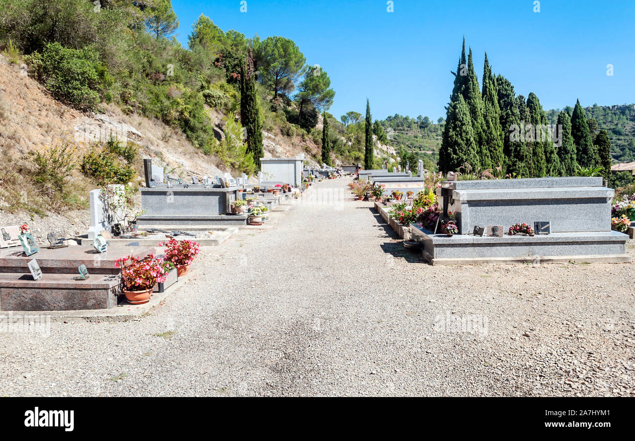 Cemetery of Lagrasse in the south of France Stock Photo - Alamy
