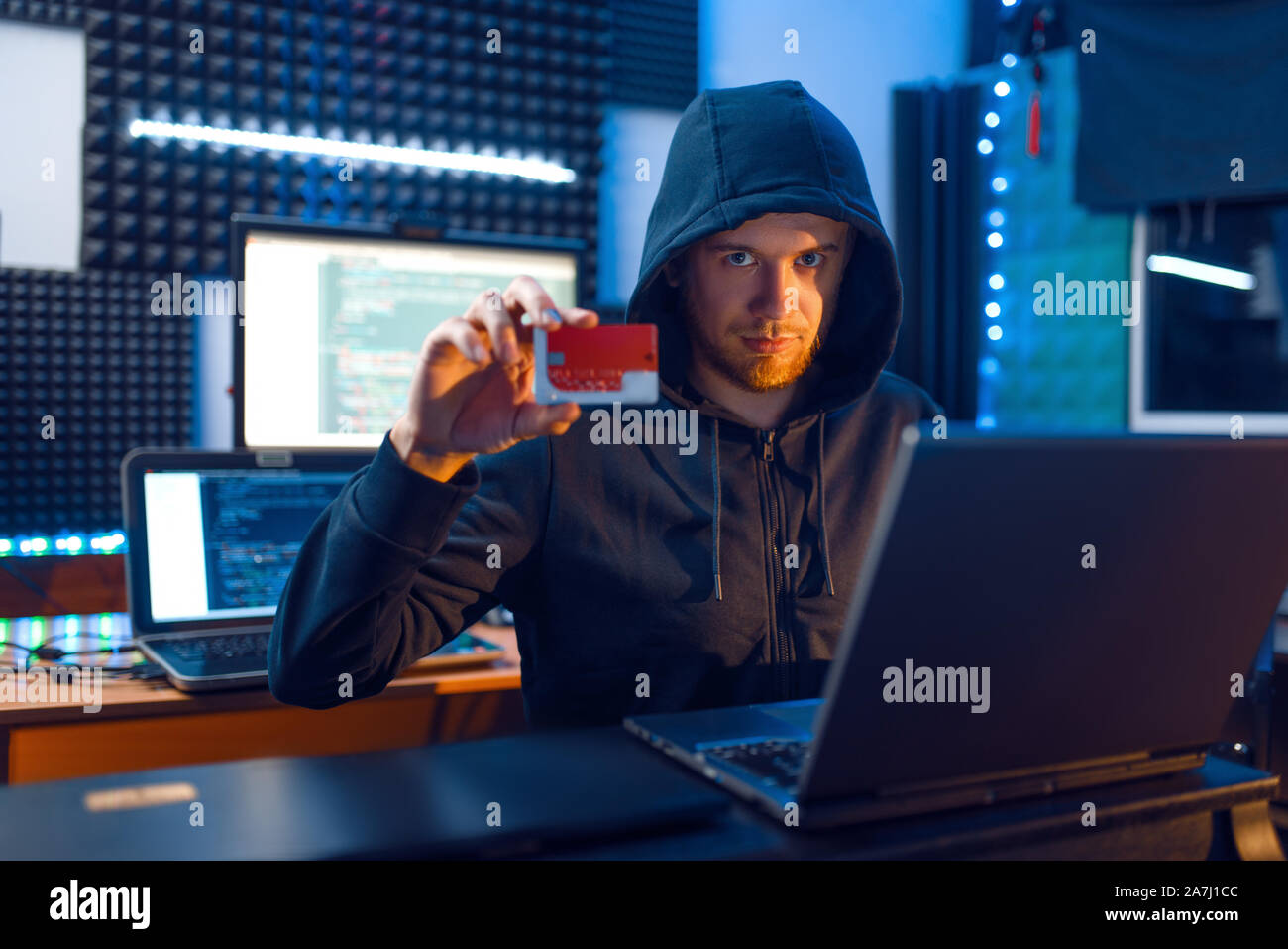 Laptop screen shows credit hi-res stock photography and images - Alamy