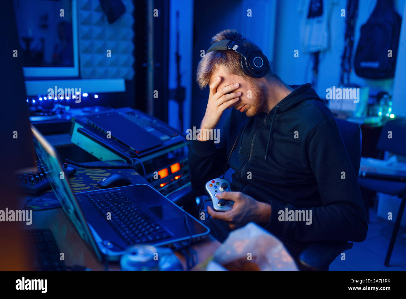 Tired gamer, gaming lifestyle, cyber addiction Stock Photo - Alamy