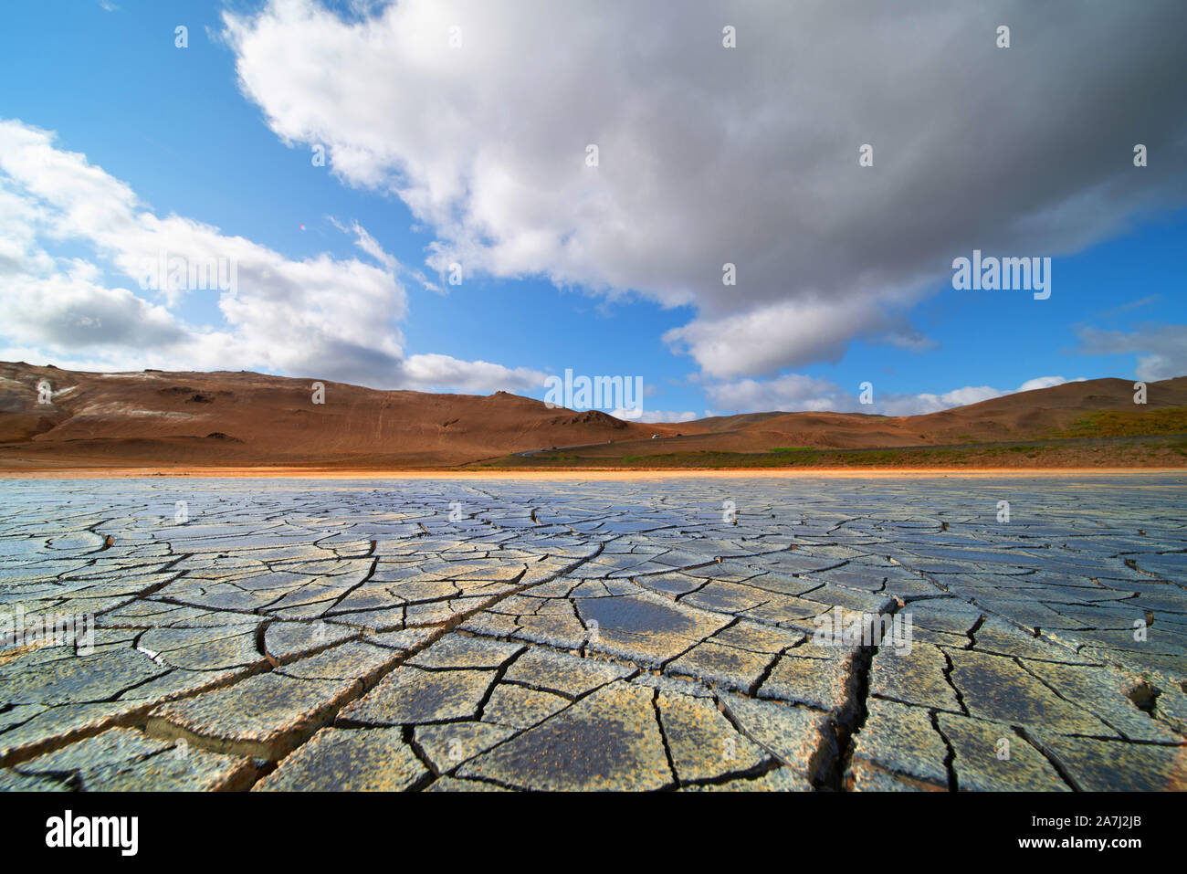Dried land in the desert. Cracked soil crust Stock Photo - Alamy