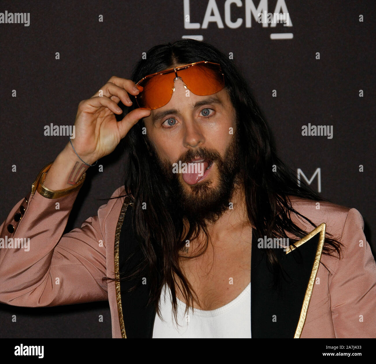 LOS ANGELES, CALIFORNIA - NOVEMBER 02: Jared Leto arrives at the LACMA ...