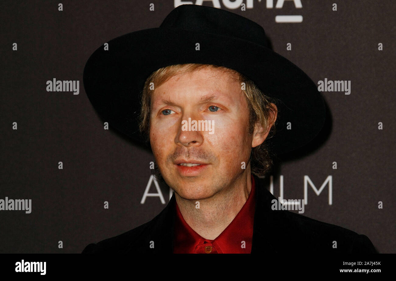LOS ANGELES, CALIFORNIA - NOVEMBER 02: Beck arrives at the LACMA Art ...