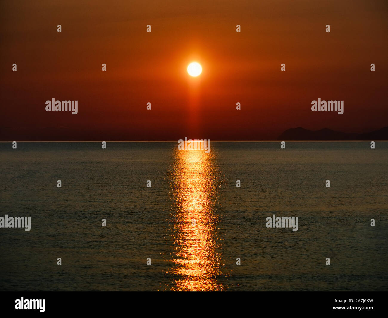 Sunshine sparkling on the sea hi-res stock photography and images - Alamy