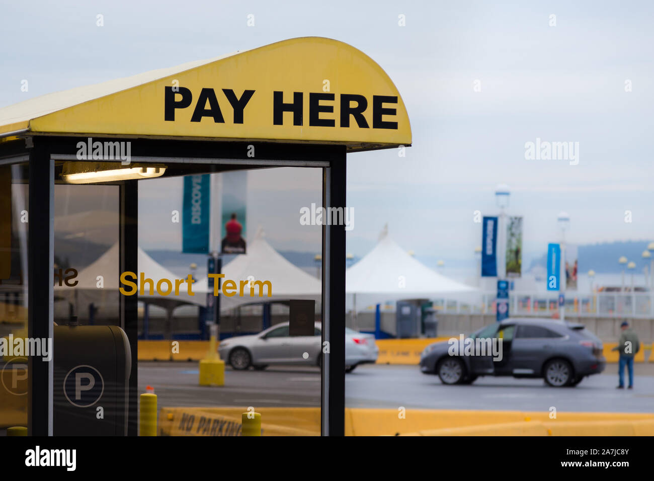 Short term parking hi-res stock photography and images - Alamy