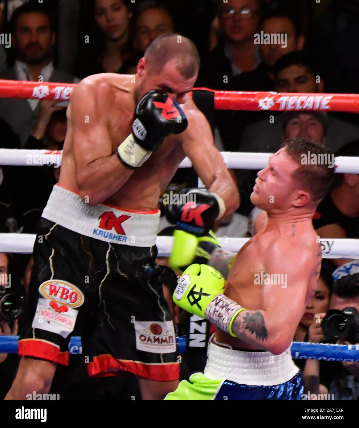 ( In Blue/Green trunks) Canelo Alvarez goes 11 rounds with Sergey ...