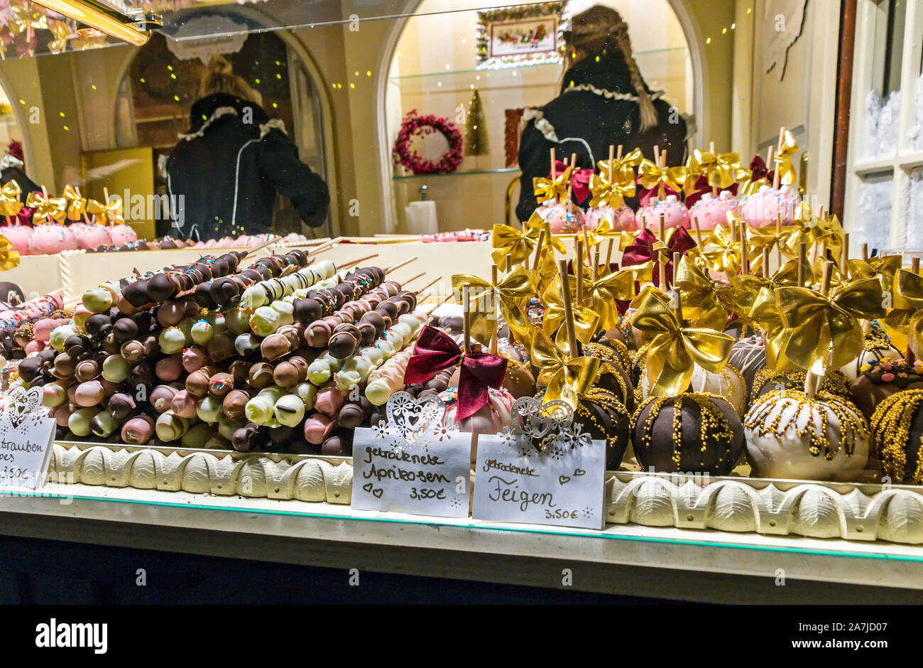 Hamburg, Germany - December 14, 2018: Kiosk on Christmas market with ...