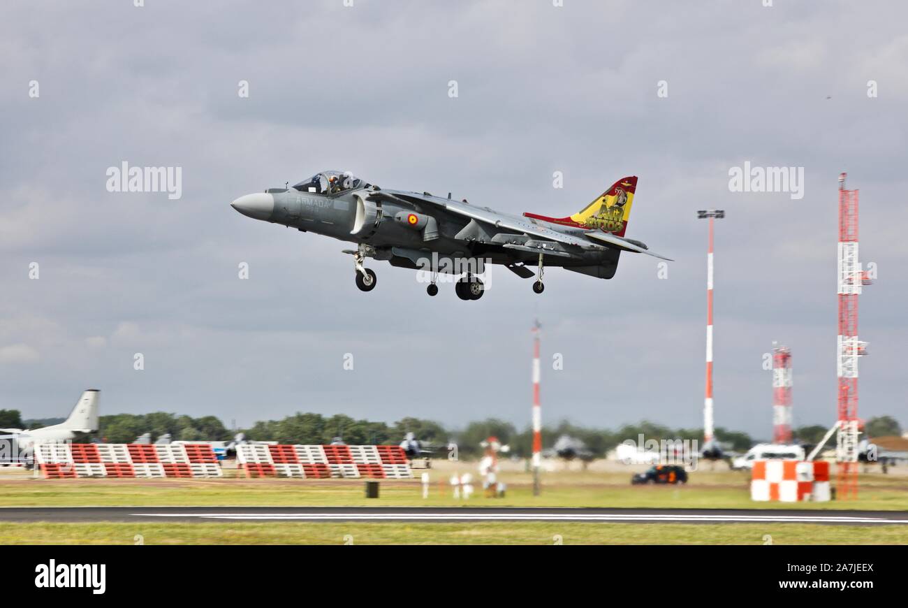 Spanish Navy AV-8B Harrier jump jet landing at the Royal International ...
