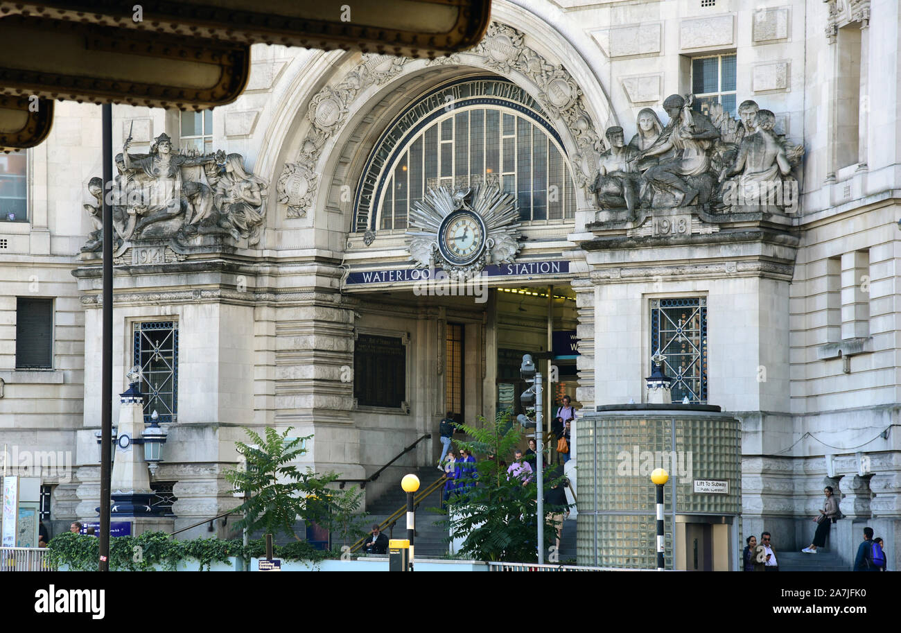 Railway junctions hi-res stock photography and images - Alamy