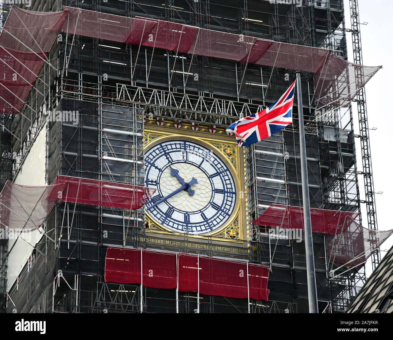 05 September 2019, Great Britain, London: The flag of Great Britain ...