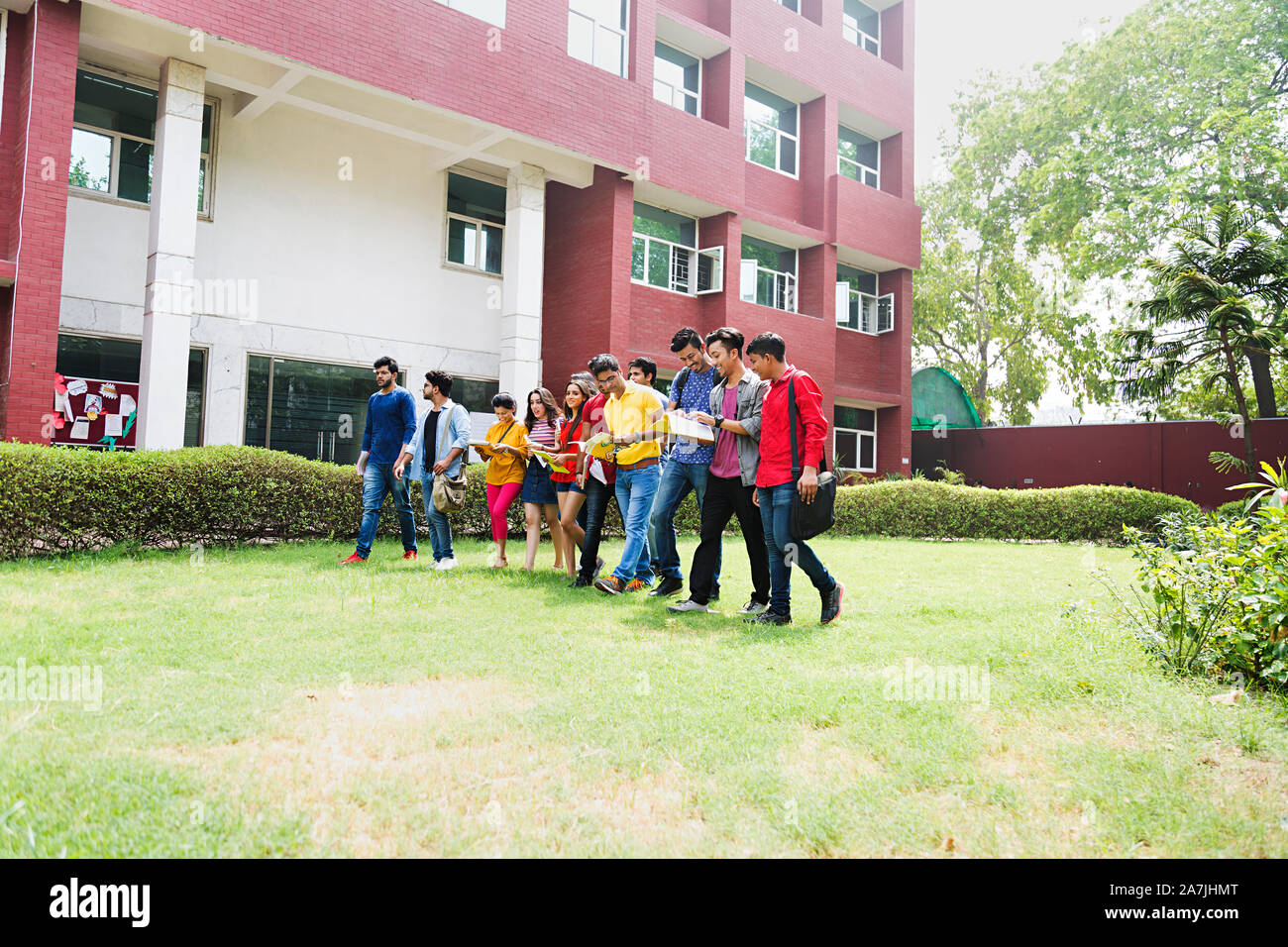 Group Of Young College Students Friends Studying Book Walking Together ...
