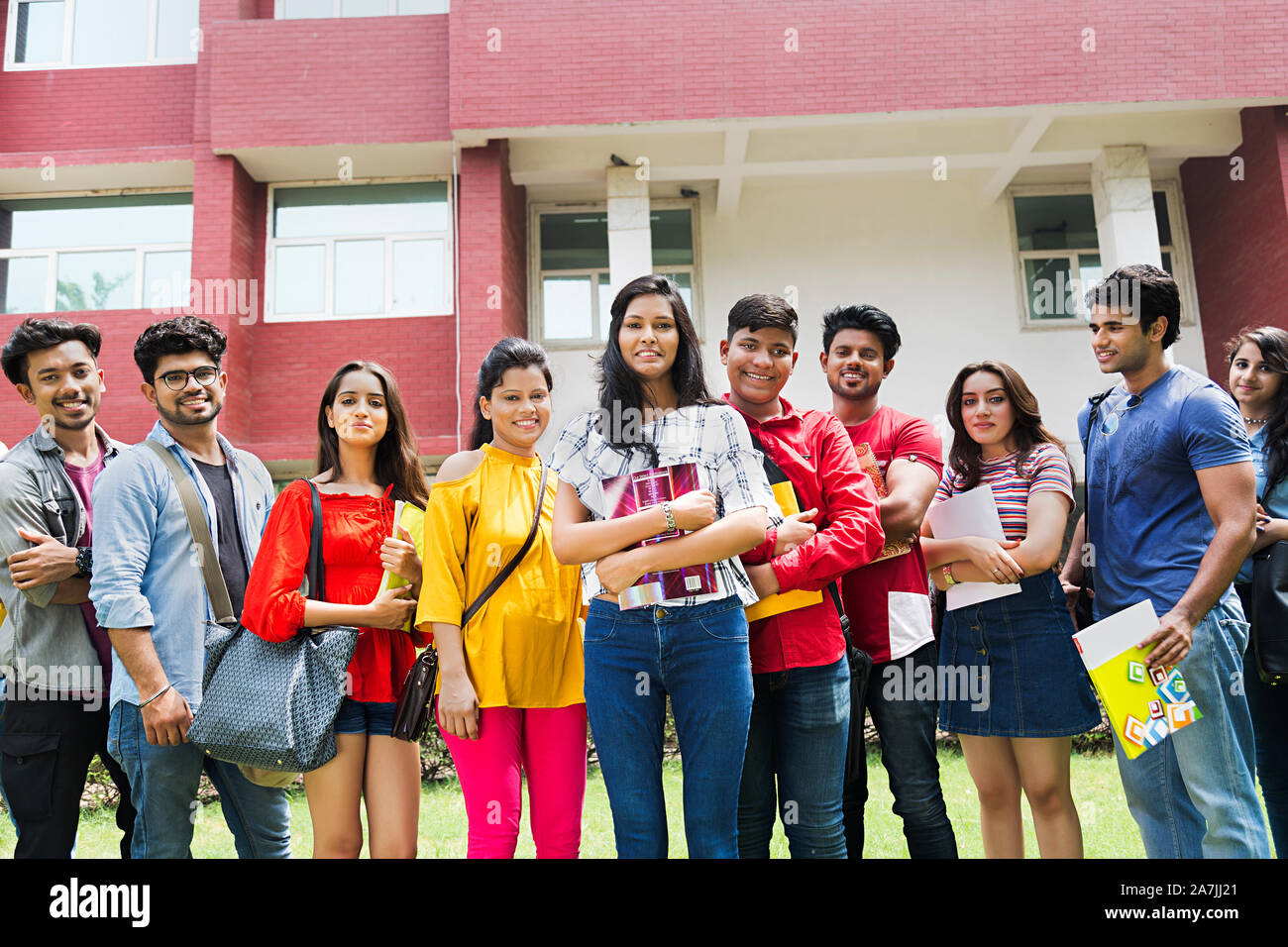 Group classmates hi-res stock photography and images - Alamy