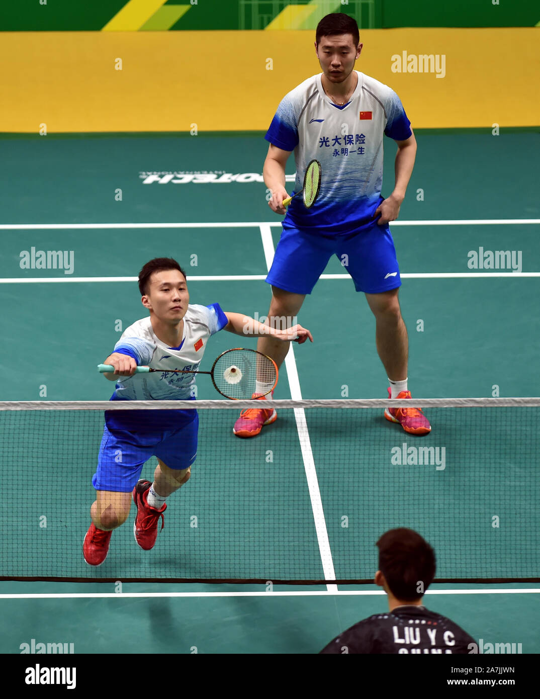 Macao, China. 3rd Nov, 2019. Huang Kaixiang (L)/Liu Cheng of China compete during the men's ...