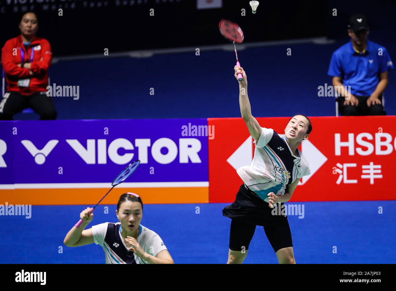 South Korean professional badminton players Lee So-hee and Shin Seung ...