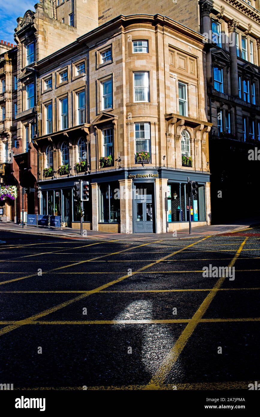 Grey street hi-res stock photography and images - Alamy