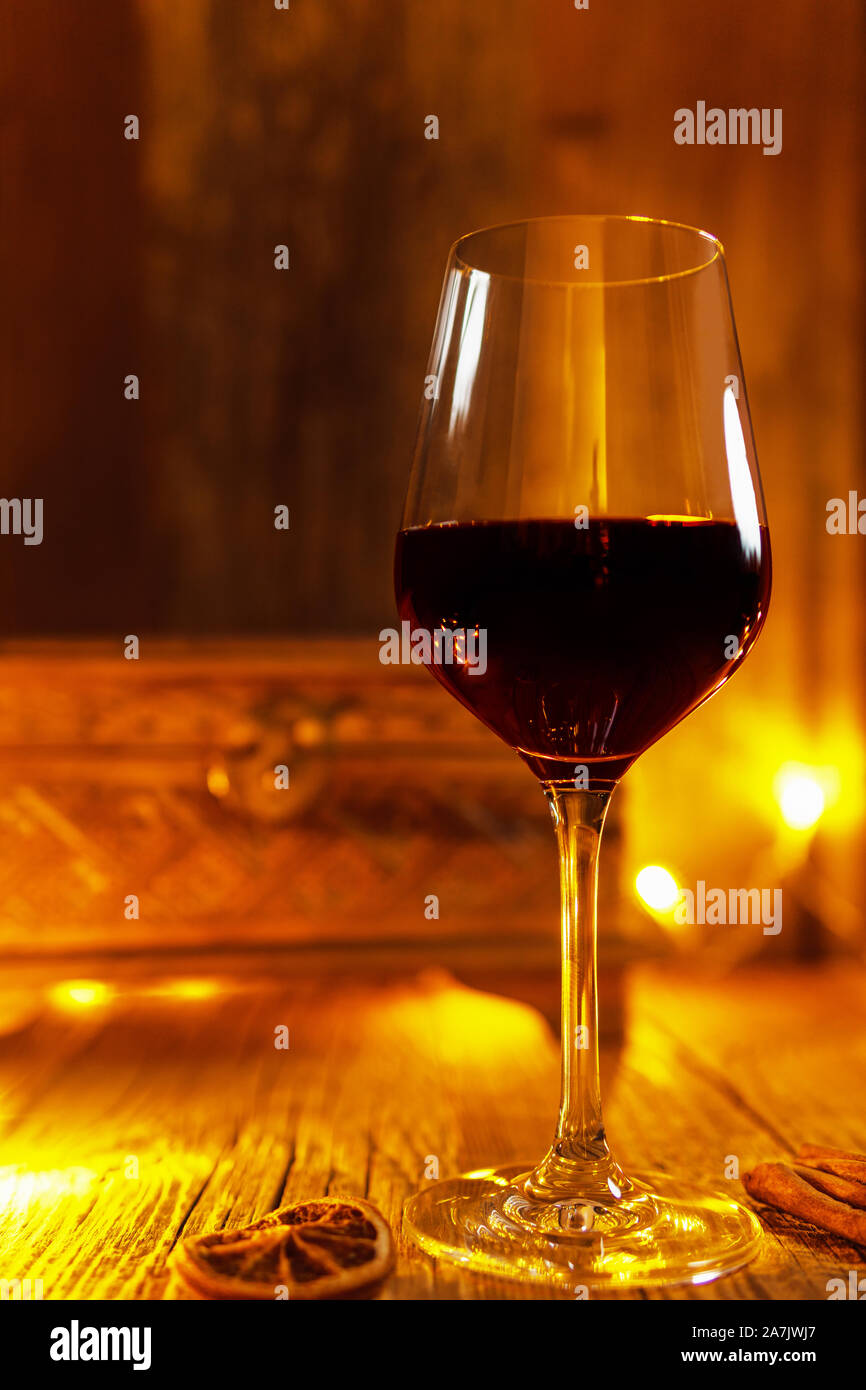 Half full wine glass hi-res stock photography and images - Alamy