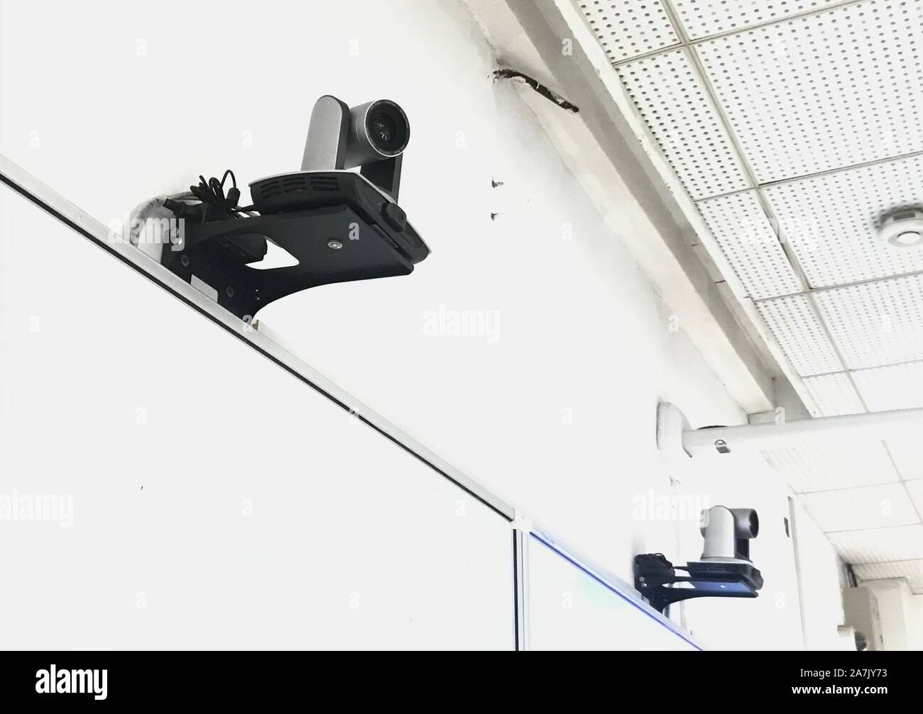 Picture cameras in classroom hi-res stock photography and images - Alamy