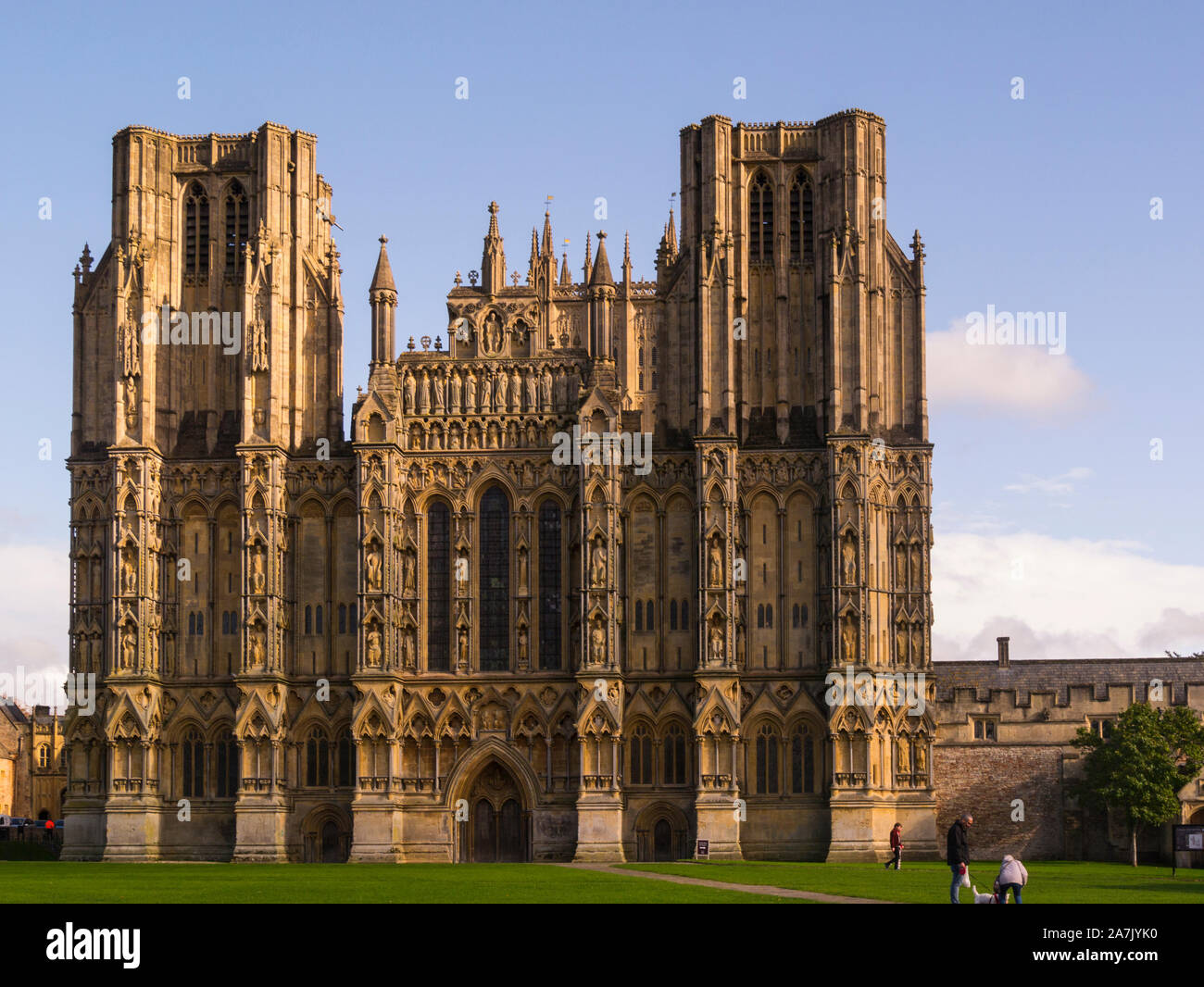 Great english cathedrals hi-res stock photography and images - Alamy
