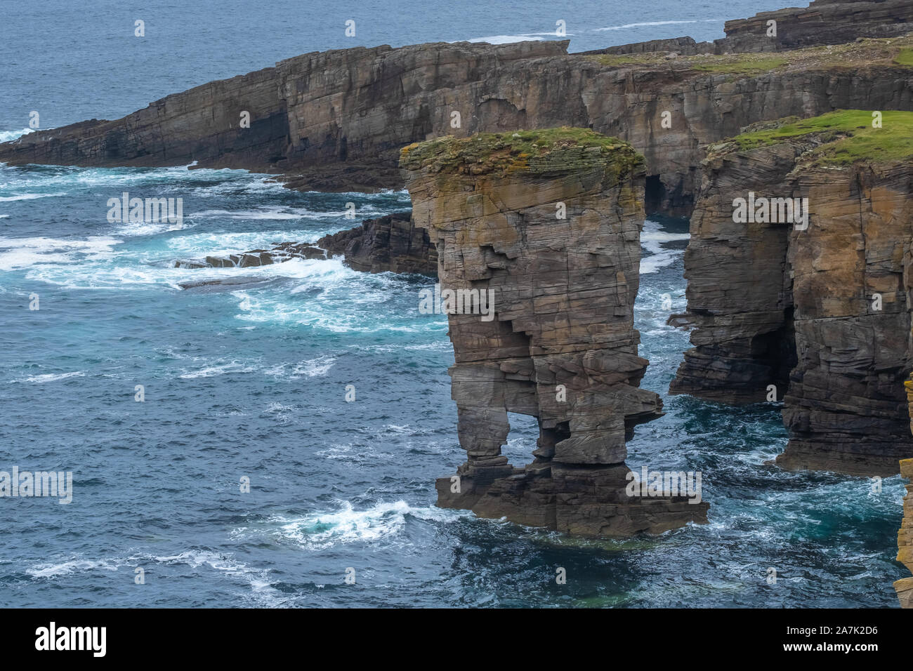 Stunning Yesnaby cliffs and the Yesnaby Castle Sea Stack on the west ...