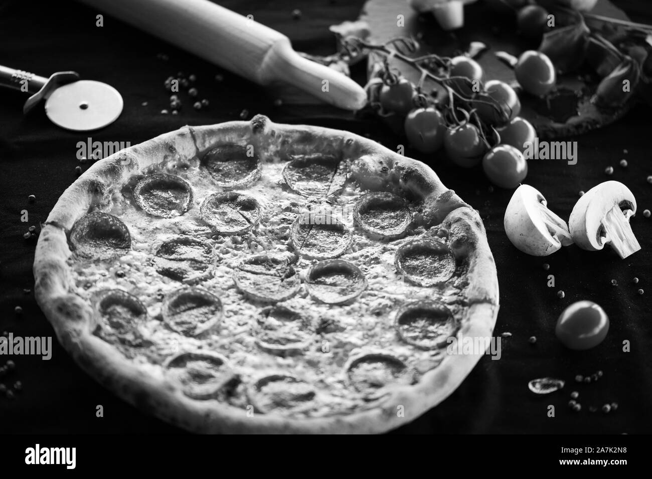 Food italian pizza tuna Black and White Stock Photos & Images - Alamy