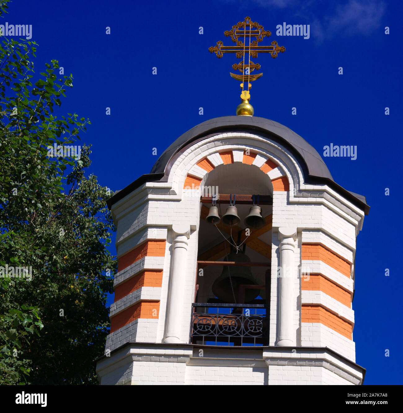 church in the daytime Stock Photo - Alamy