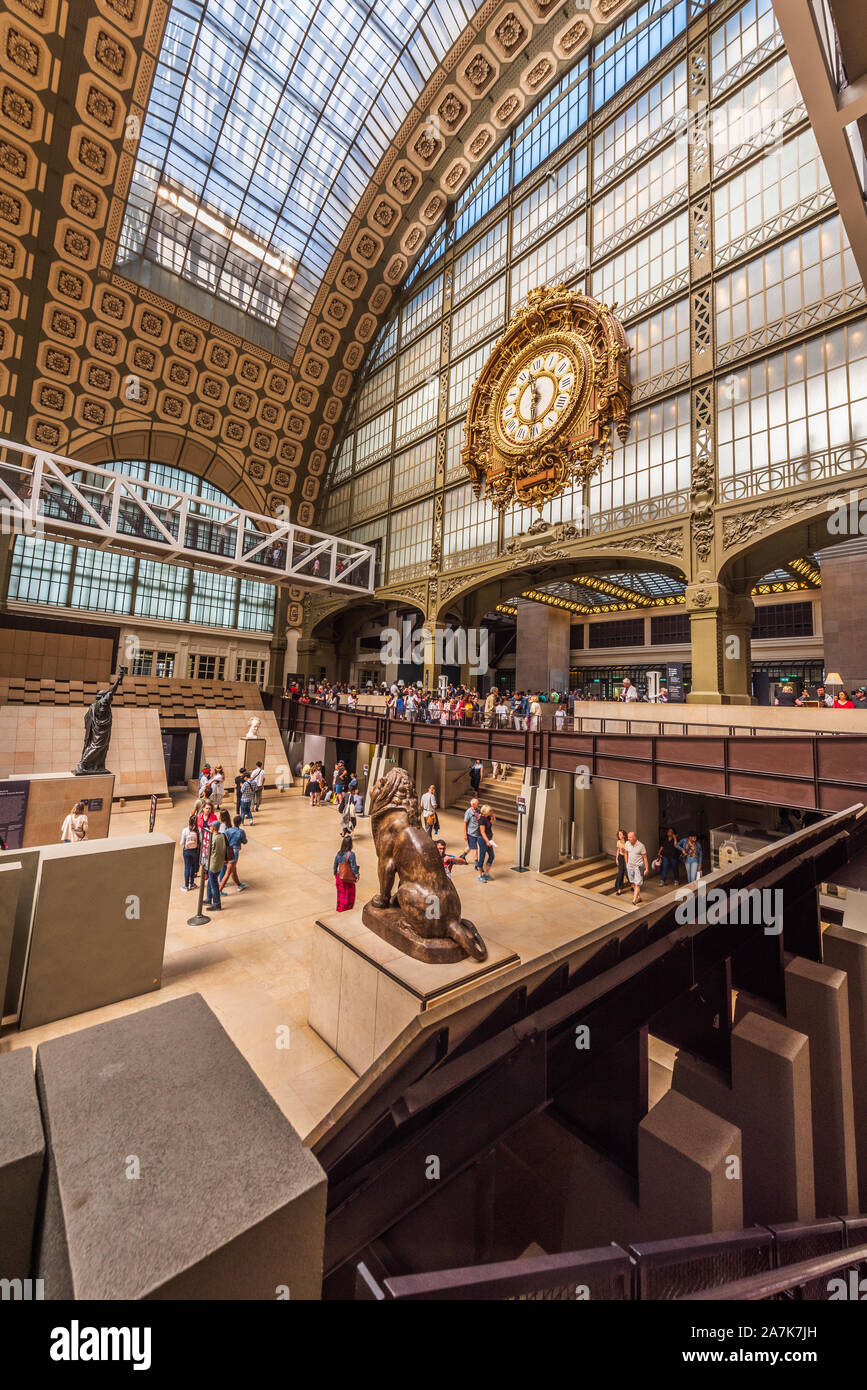 Gold museum france display hi-res stock photography and images - Alamy