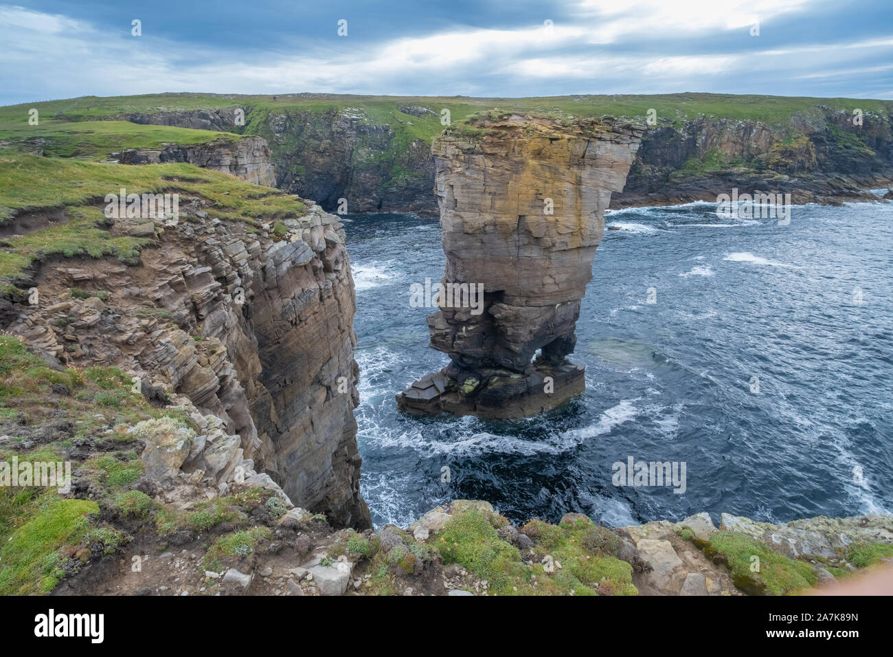 Stunning Yesnaby cliffs and the Yesnaby Castle Sea Stack on the west ...