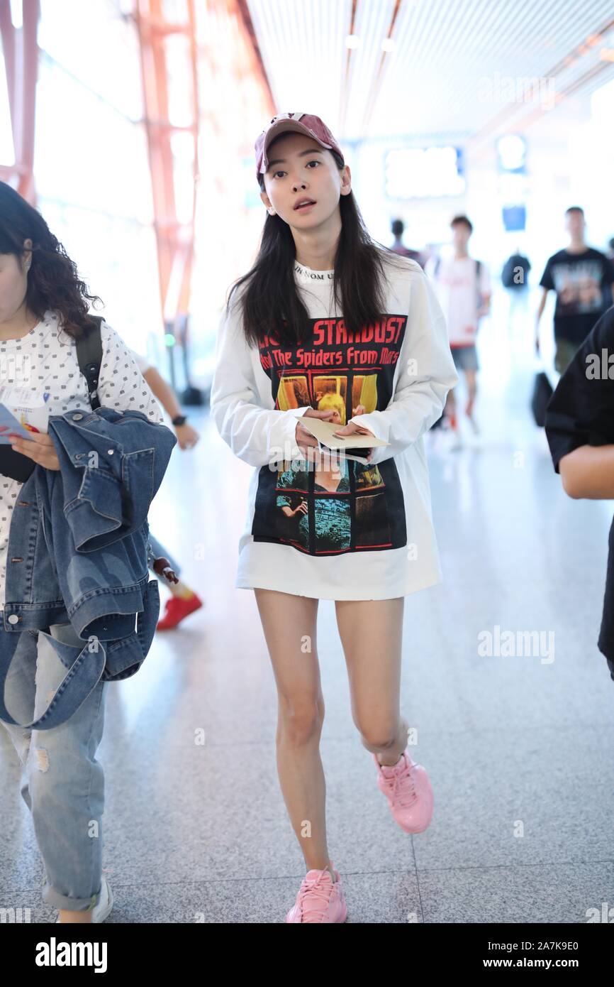 Chinese-Canadian actress and singer Kelly Yu or Yu Wenwen, middle ...