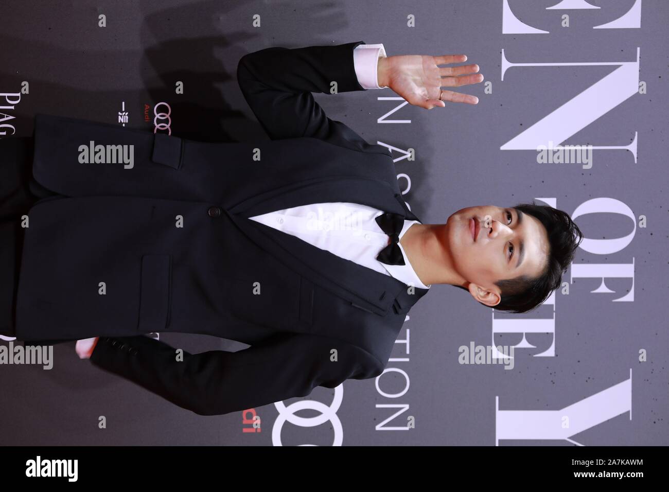 Chinese actor Li Xian arrives on the red carpet for the "GQ 2019 Men of ...