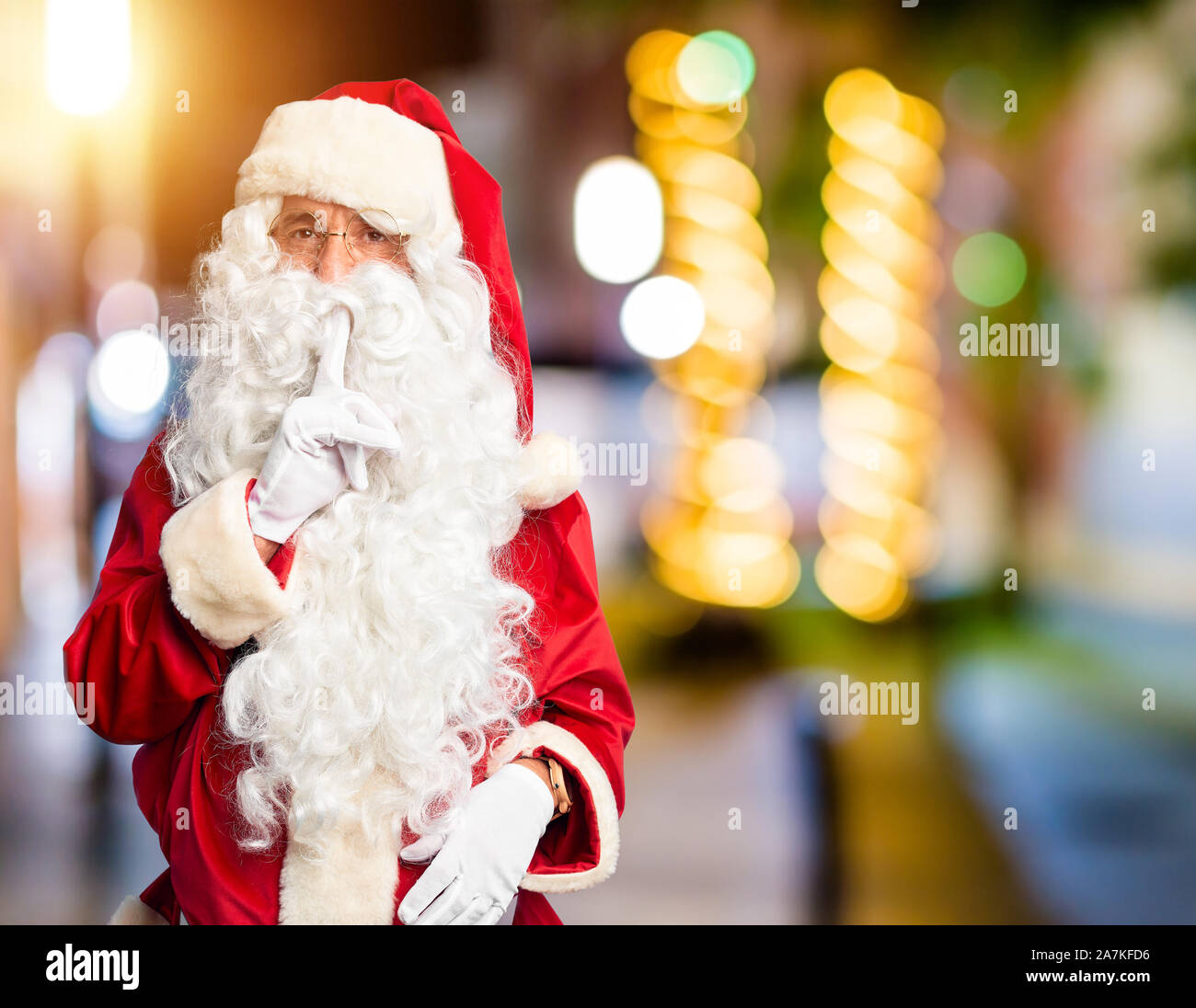 Shhh santa hi-res stock photography and images - Alamy