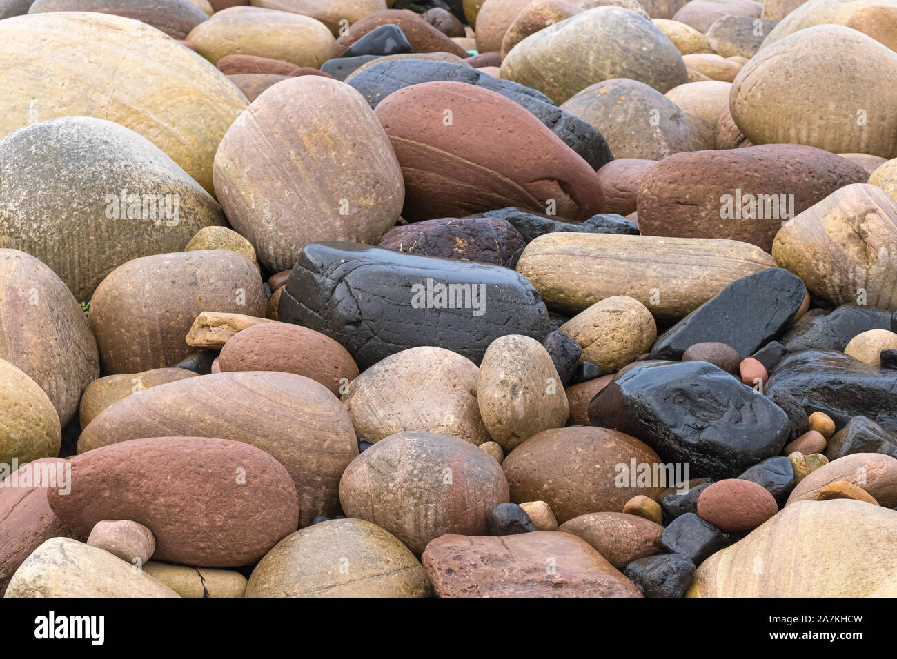 Boulder beach, Rackwick Bay, a crofting township on the island of Hoy ...