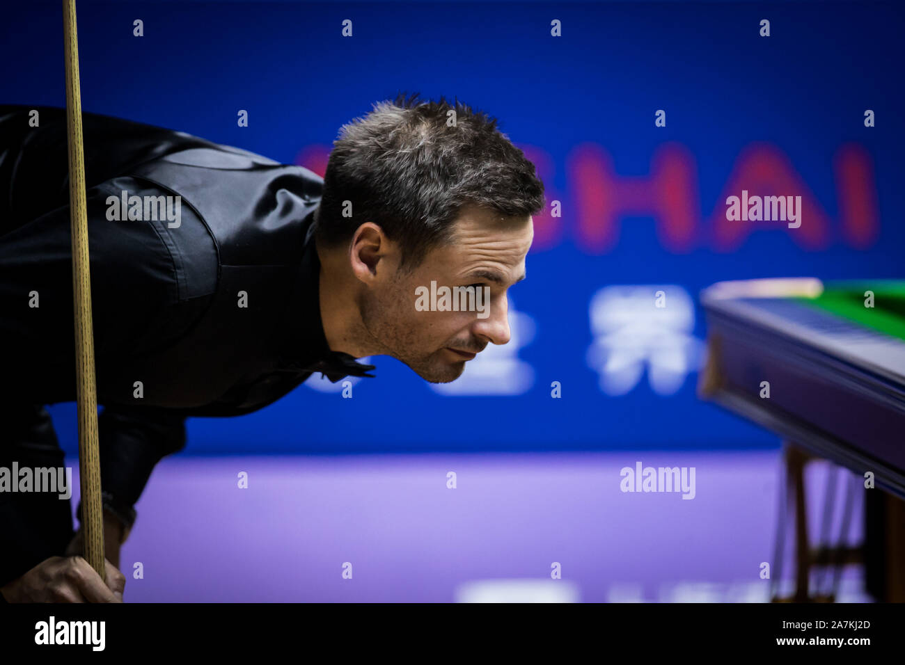 Professional snooker player hi-res stock photography and images - Alamy