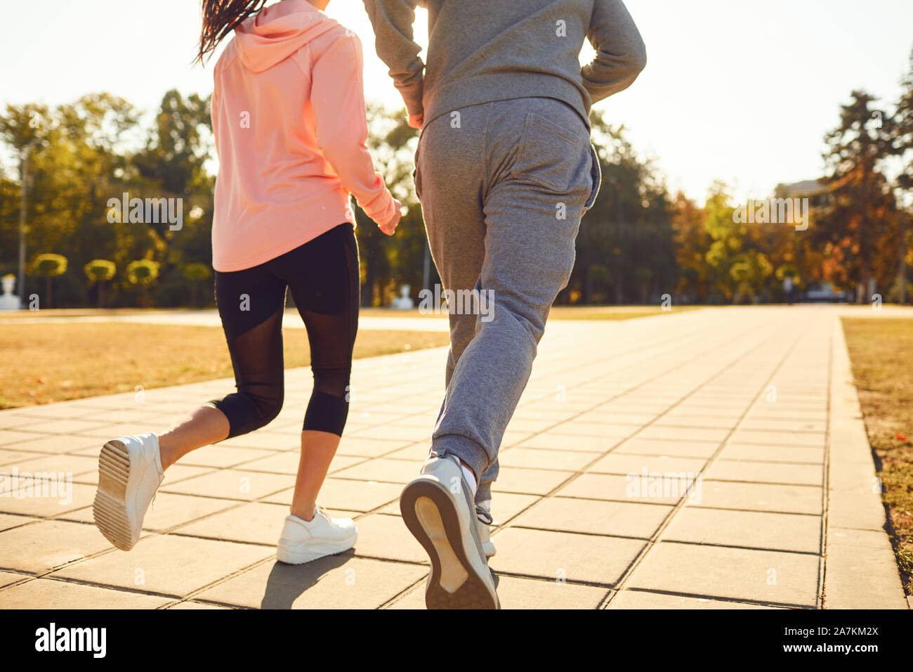 Back of people running hi-res stock photography and images - Alamy