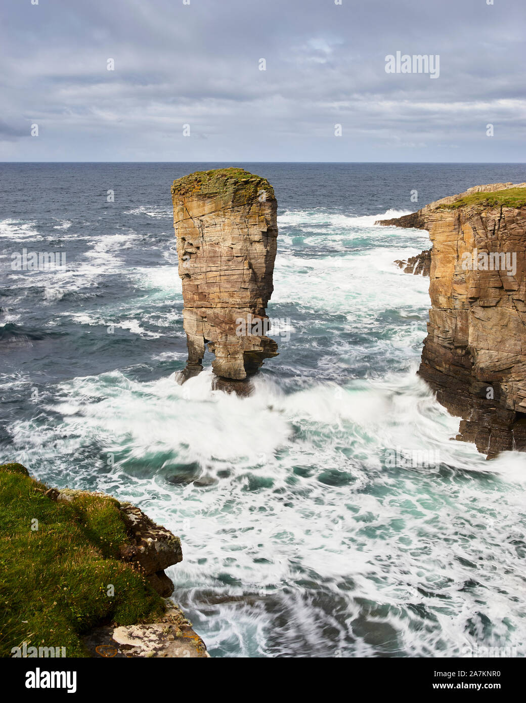 Yesnaby Castle sea stack, Yesnaby, Mainland, Orkney, Scotland Stock ...