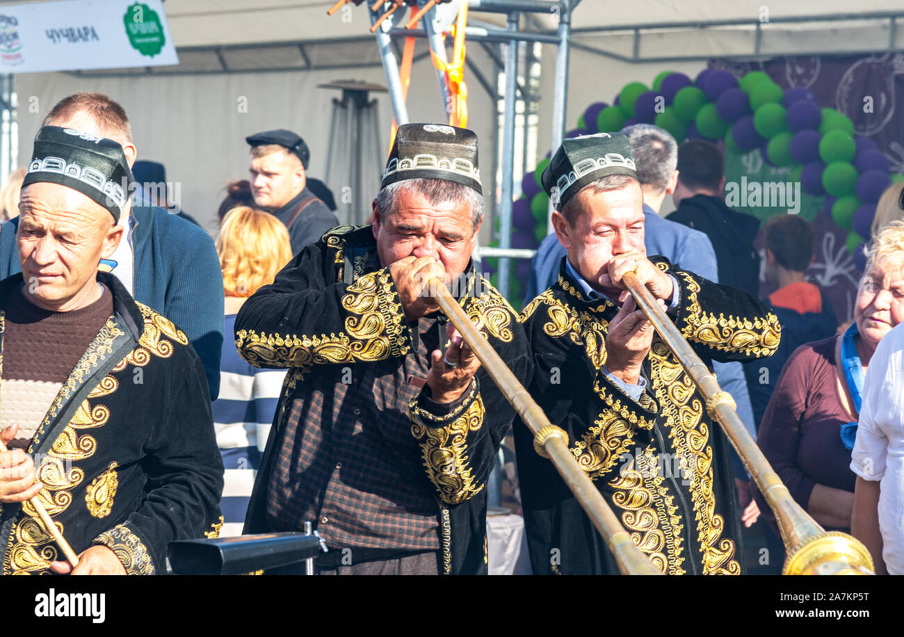 Uzbek national instruments hi-res stock photography and images - Alamy