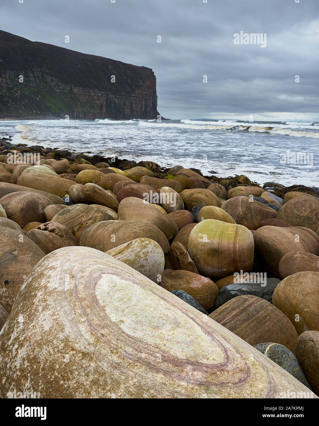 Patterned boulders on Rackwick Bay beach, Hoy, Orkney, Scotland Stock ...
