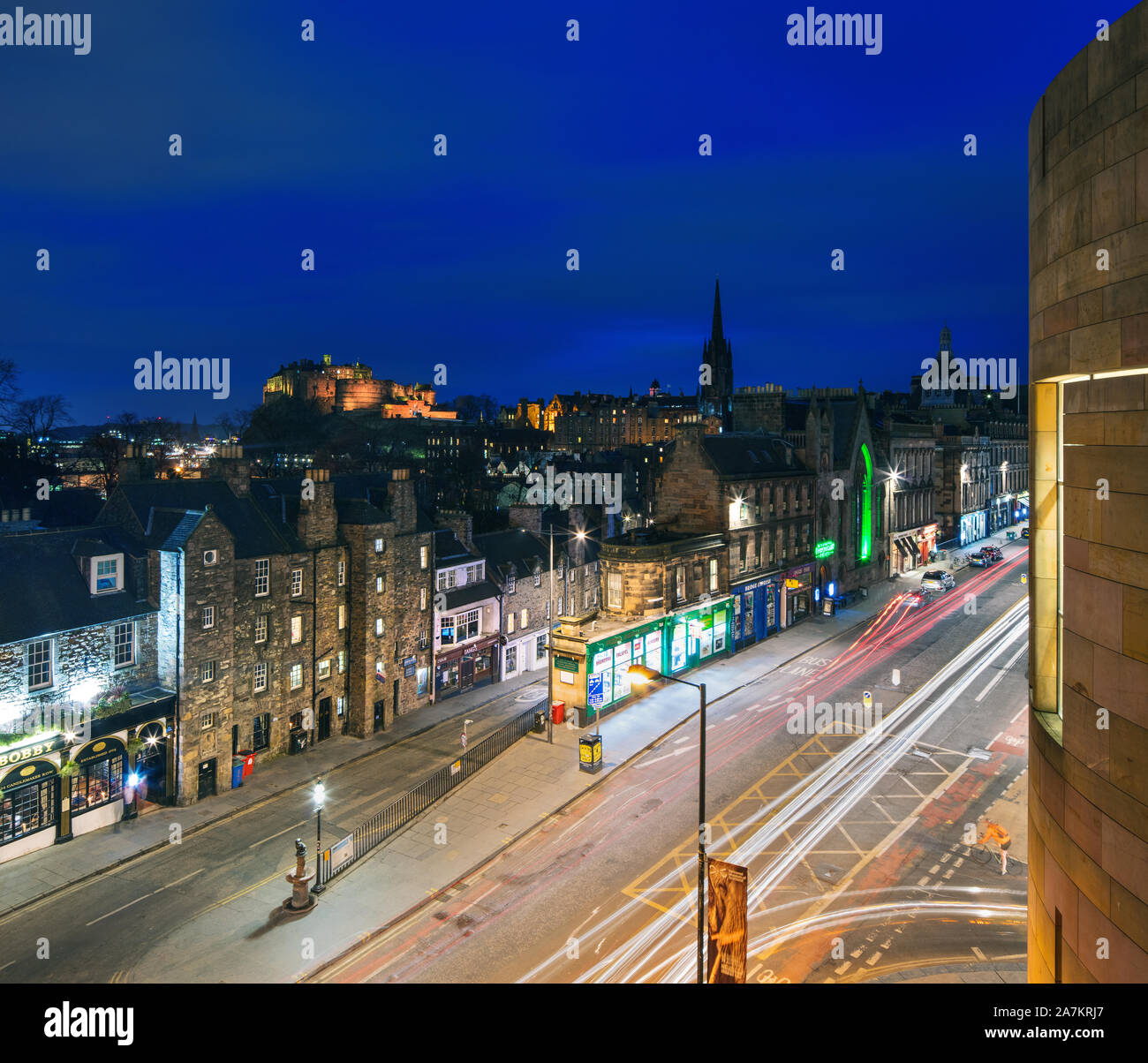 A winter urban scene in Edinburgh, the captial of Scotland Stock Photo ...